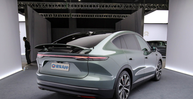 蔚来EC7开启交付 售48.80万元起_腾讯新闻