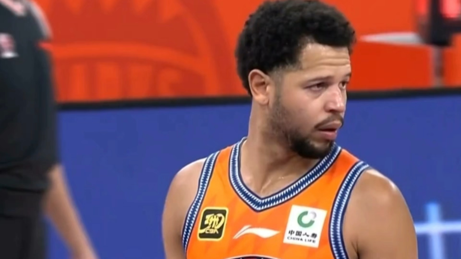 CBA观察｜加盟上海首秀无限开火权 NBL冠军后卫能替代血布吗？_腾讯新闻