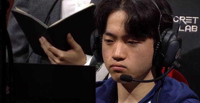 T1搞笑战绩逗乐观众，双人路卧龙凤雏，Guma模仿Uzi，结果悲剧了_腾讯新闻