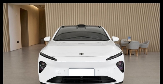 42.8万起售，标配电动四驱，支持换电，蔚来ET7如何？_腾讯新闻