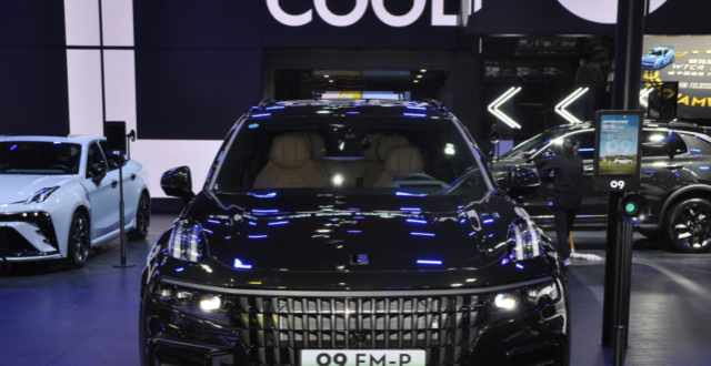 静态体验领克09 EM-P远航版，2.0T＋三电机，挑战理想L8有戏吗？_腾讯新闻