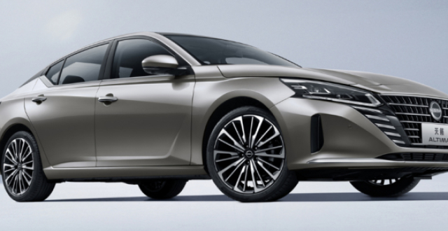 全面评测新款东风日产天籁，2.0T＋CVT，凭什么敢叫作“准八代”_腾讯新闻