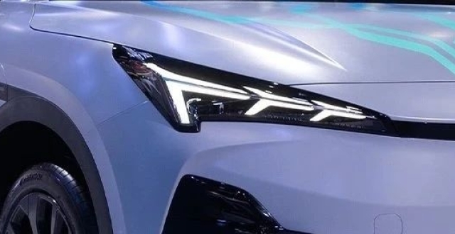 800V+5C超充，空间越级，下单立减3.2万，这SUV太香了！_腾讯新闻