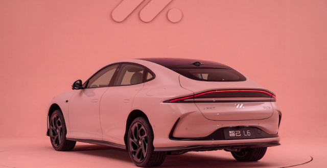 智己L6正式开启交付 去高精地图城市NOA同步落地_腾讯新闻
