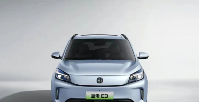 智能纯电SUV 蓝电E3两款车型配置该如何选？_腾讯新闻