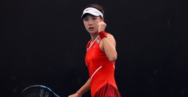 让路女排，CCTV5＋直播法网，5朵中国金花出战，张之臻冲男单32强_腾讯新闻