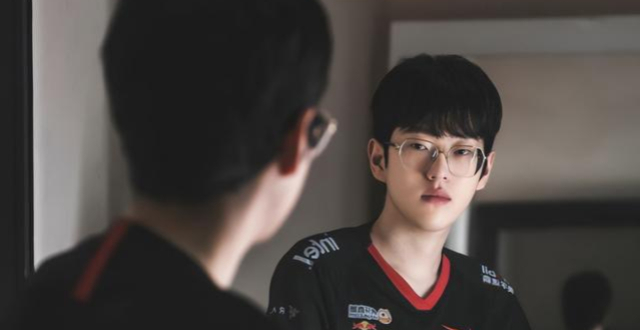 LOL：EDG官推和Scout恩断义绝，一边赚钱一边绝交，和RNG一样_腾讯新闻