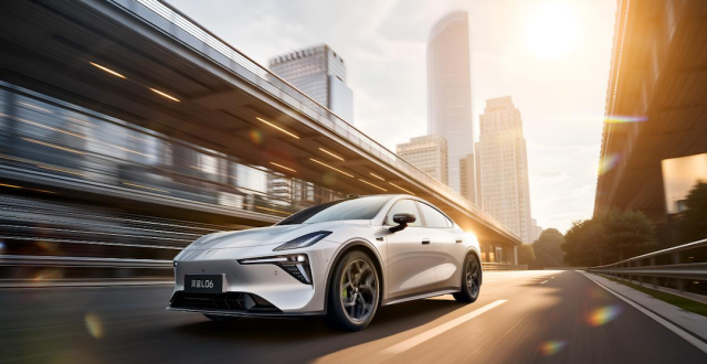 深蓝L06亮相纯电版续航达670公里 三大黑科技首发 智能轿跑新选择_腾讯新闻