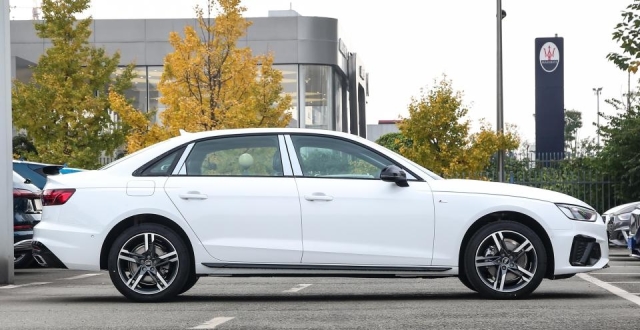 “价格战”进入白热化！奥迪A4L最大降幅7.9万，30天卖15536辆_腾讯新闻