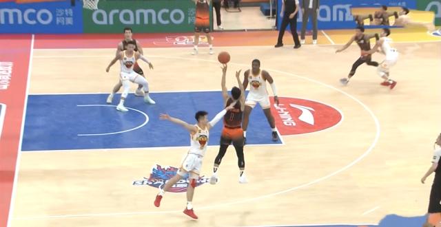 43分！高诗岩1战封神，CBA加时鏖战：山东终结13连败，4人罚下！_腾讯新闻