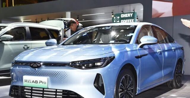 搭载1.5T插混/综合续航超1400km，奇瑞风云A8售11.99万起_腾讯新闻