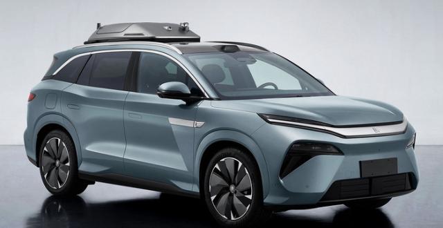 580kW后电机，零百2.7秒，比亚迪在汉L放了什么黑科技_腾讯新闻