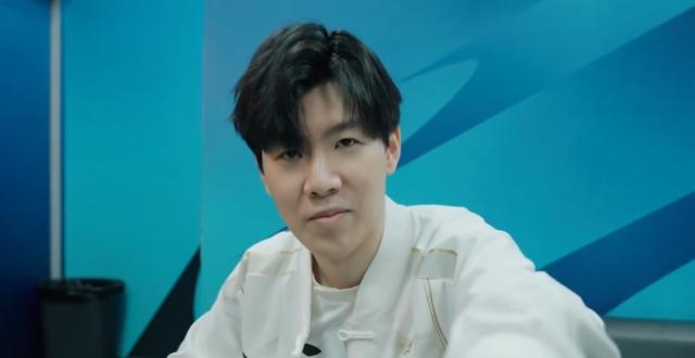 TheShy斗舞场面火了，IG节目效果拉满，GALA带错符文，观众笑出声_腾讯新闻