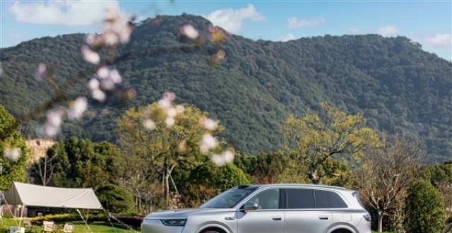 2025年最重磅的家庭旗舰SUV！全新问界M8上市：35.98万起_腾讯新闻