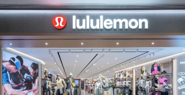 800一条的lululemon瑜伽裤，开始收割「县城贵妇」_腾讯新闻