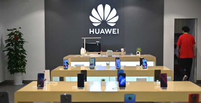 华为nova13主芯片没惊喜 nova12全系降价300-400元_腾讯新闻