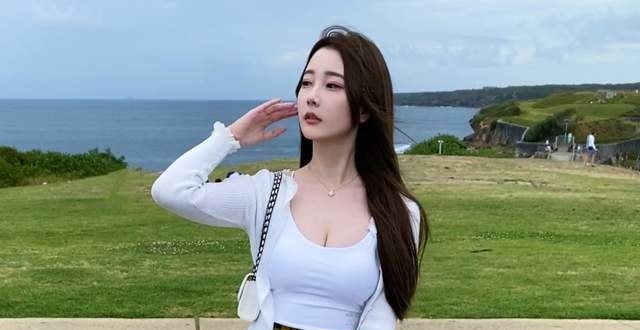 富有且慷慨，LPL英文流解说Kitty小姐姐外形吸睛，而且还是阿水粉丝_腾讯新闻