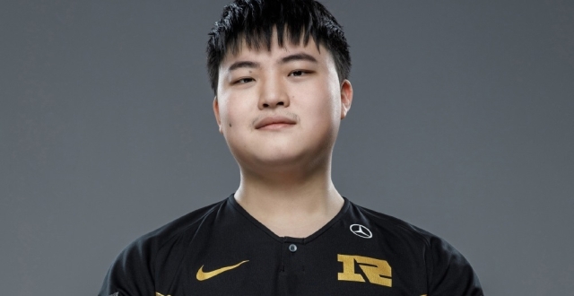 LPL传奇大战结束，Uzi队创造奇迹，宁王遭粉丝围攻，IMP被骂惨了_腾讯新闻