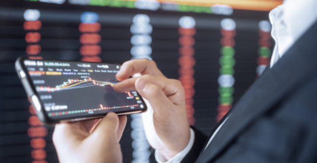 融资榜丨居同类基金首位！科创100ETF基金（588220）融资净买入519.9万元_腾讯新闻