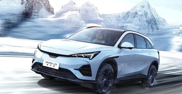 15万元左右可入手 深蓝S07和极狐阿尔法T5哪一款更划算？_腾讯新闻