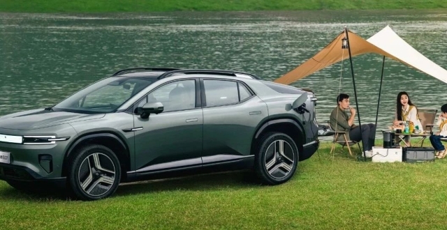 长安抢占变形汽车“新赛道”，启源E07上市19.99万起售_腾讯新闻