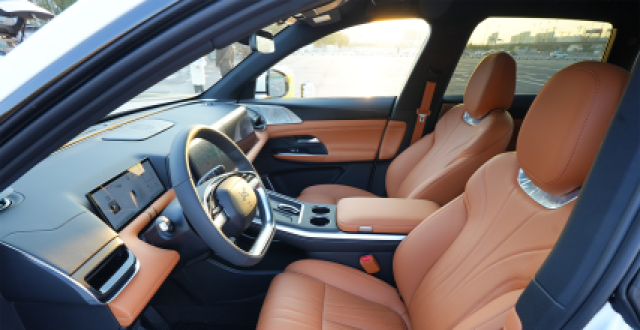 跨界SUV横评：智己LS6、小鹏G9和阿维塔11，20万级落地谁最强？_腾讯新闻