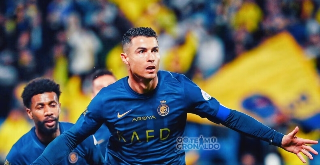 C罗连场戴帽！半场独造5球 狂轰世界波：任意球双响+精彩吊射_腾讯新闻