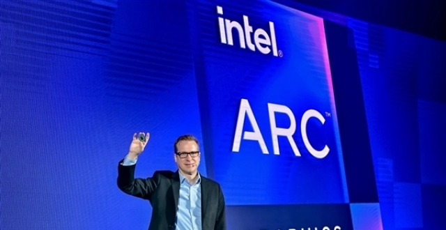 Intel发布首款车载独立显卡Arc A760A：汽车也能玩光追_腾讯新闻