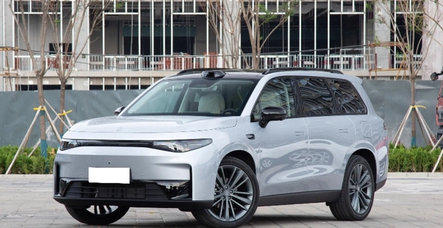 如何为家庭出行选择SUV？零跑C16和奕派008深入解读_腾讯新闻