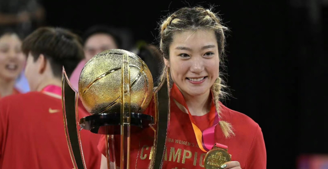 WCBA贫富差距大！李梦年薪500万，远超WNBA，联赛两家独大_腾讯新闻