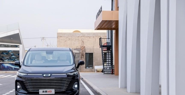 空间配置全碾压 奔腾M9能否撼动GL8的市场地位？_腾讯新闻