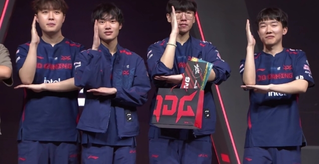 S13第一支八强诞生！LPL最精彩决战，JDG打破魔咒，LNG葬送好局_腾讯新闻