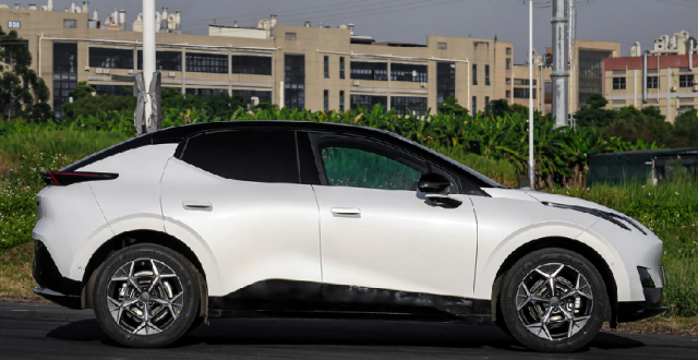 紧凑型SUV选择多，领克Z20来搅局，13.59万元就拥有自动泊车入位_腾讯新闻