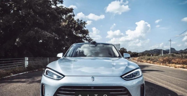 售价50-60万元，对标路虎揽胜、奔驰GLS，问界M9胆子太大？_腾讯新闻