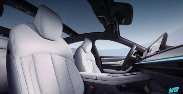 极氪007 vs 小鹏P7i：电动轿跑巅峰对决，谁更能打动你的心？_腾讯新闻