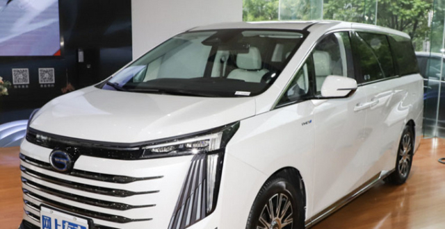 传祺最牛MPV人民大会堂上市！续航1032km，价格满意吗？_腾讯新闻