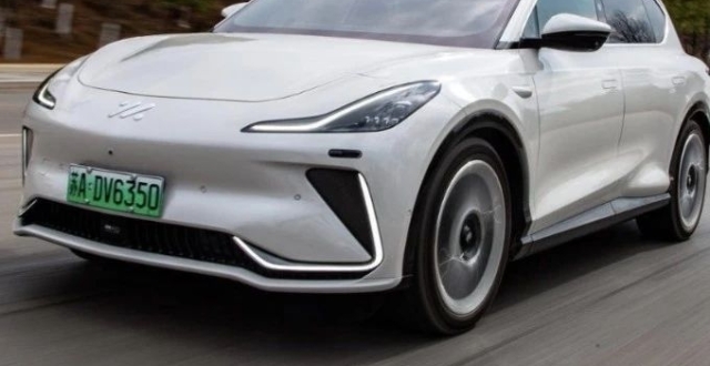 或升级800V高压平台，智己LS7 Max官宣，售价超30万元？_腾讯新闻