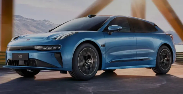 8月中大型车排名：小米SU7、奥迪A6L领跑，极氪001不降反涨？_腾讯新闻