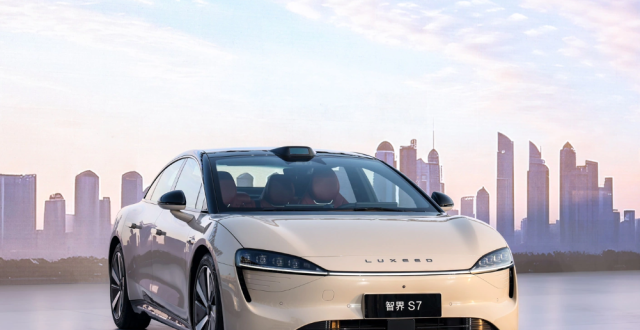 智界 S7 车型迎来 OTA 4.0.1 版本更新，新增智驾辅助道路预瞄等_腾讯新闻