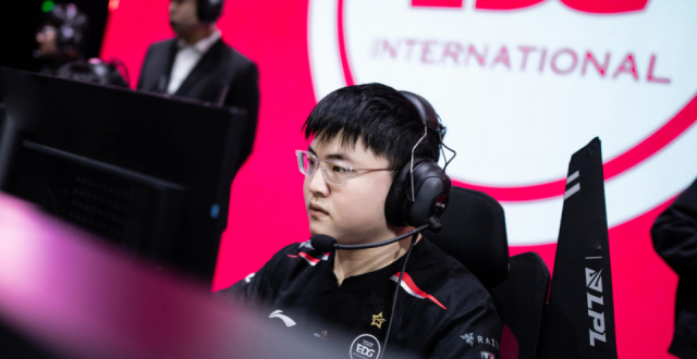 AD差距？EDG惨遭LNG横扫，GALA砍下完美数据_腾讯新闻