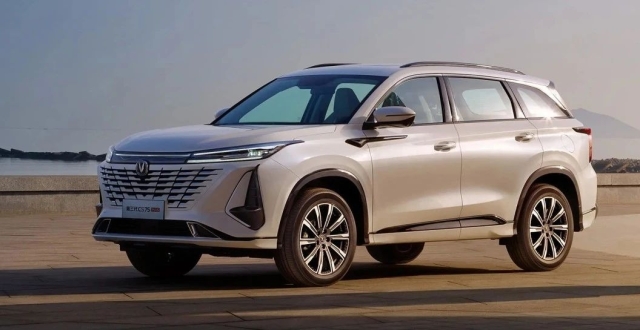 图文丨登顶燃油SUV销量第一，为什么大家都买长安CS75PLUS？_腾讯新闻