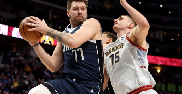 CCTV5直播NBA独行侠VS掘金，冲击4连胜，东契奇+欧文PK约基奇_腾讯新闻