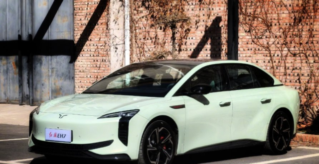 售22.98万元起！3.5秒破百820公里续航的红旗EH7上市！_腾讯新闻