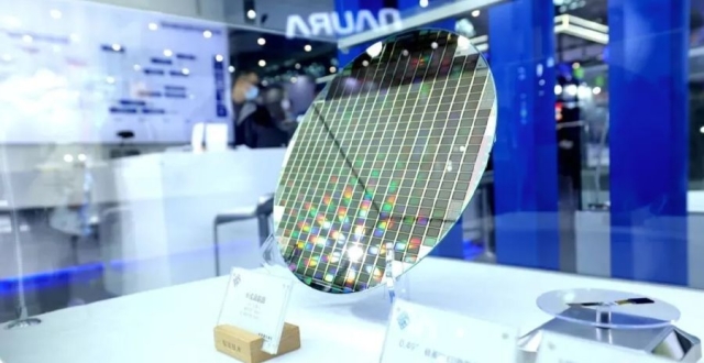 视涯科技启动A股IPO：专注OLED微型显示技术，大疆、小米为股东_腾讯新闻