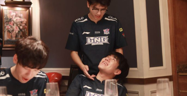 LNG击败KT晋级八强，Gala表现超万人打分，外网热议Kiin被高估_腾讯新闻