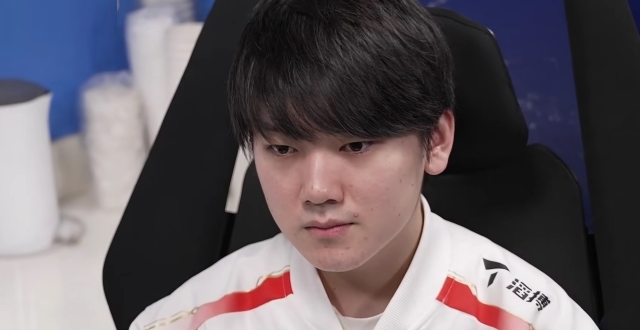 JKL登顶全球TOP1，力压Faker沙皇！赛娜极限拉扯，残血绝杀尺帝_腾讯新闻