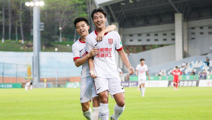 悬念再起？U16国足自摆乌龙，面对澳洲传中解围变垫射滚入死角_腾讯新闻