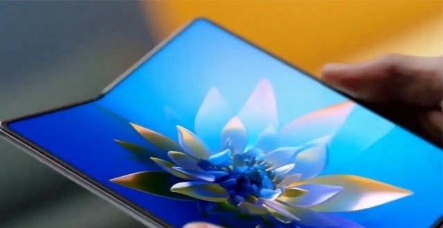 华为Mate X3折叠屏手机曝光，2K内折无孔内屏，采用骁龙8＋处理器_腾讯新闻