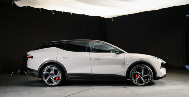 路特斯ELETRE正式开启交付 售价82.80-102.80万元_腾讯新闻