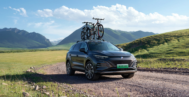 标配DM-p四驱和云辇-C，腾势N8 31.98万起售锁定爆款_腾讯新闻